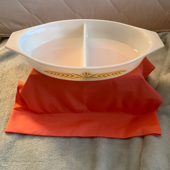 Pyrex | Dining | Vintage 96s Pyrex Royal Wheat 15 Qt Divided Casserole ...